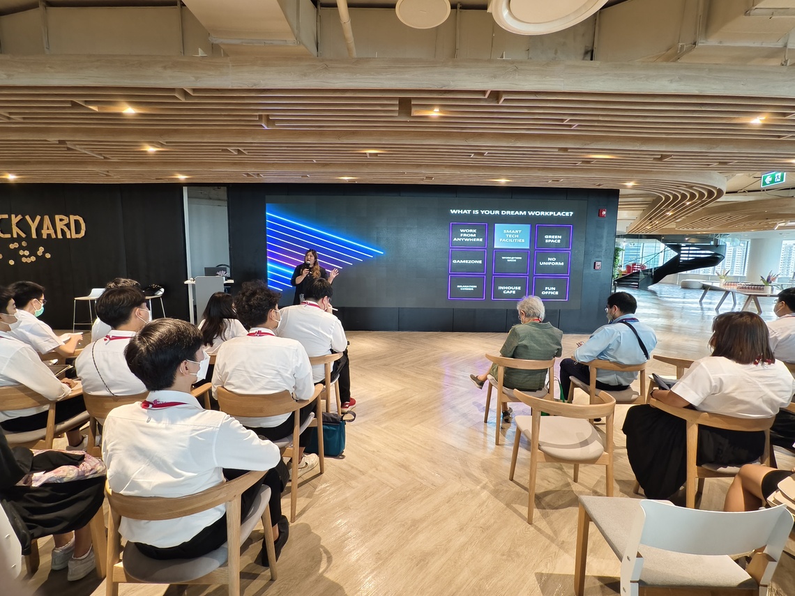 ICT Mahidol led DST Thai Program students to participate in a study visit at the SCB Academy ...