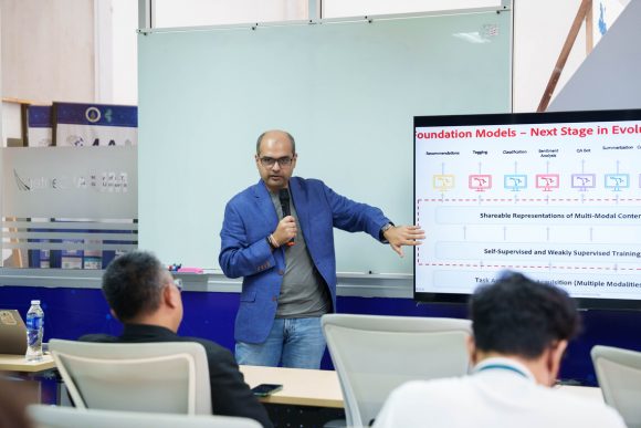 ICT Mahidol hosted an academic seminar titled MIKE Talks: Exploring AI ...